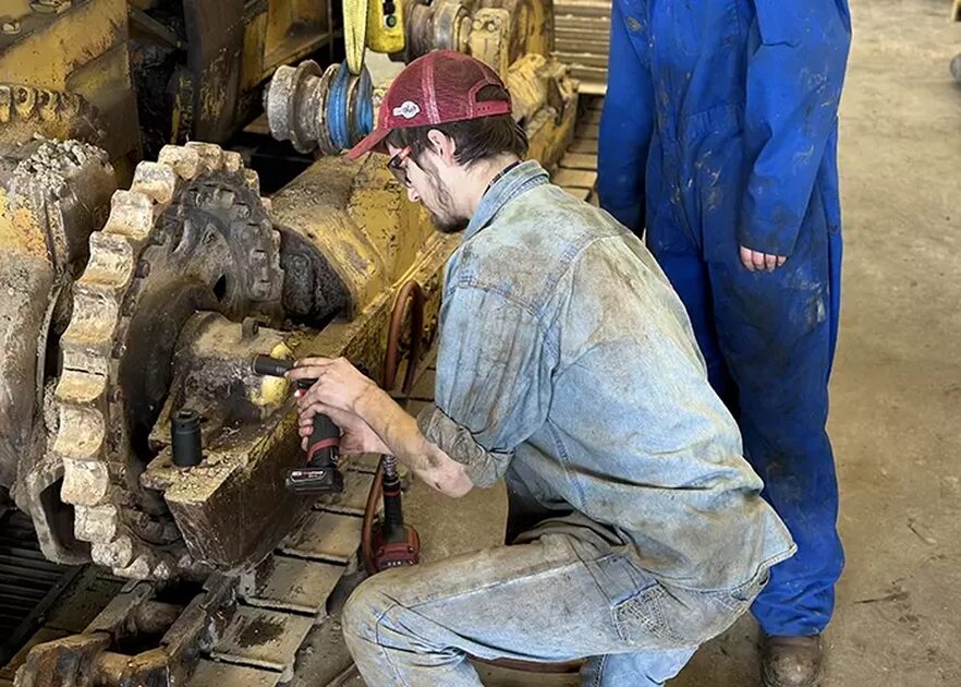 Suncrest College - Heavy Equipment Truck & Transport Technician